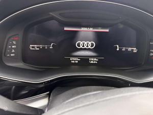 Yellow Audi Q7 2022 in Vilnius, with an engine capacity of 3.00 L and mileage of 68 thousand km for 52500 €, photo 19 on AUTOMOTO.COM.LV