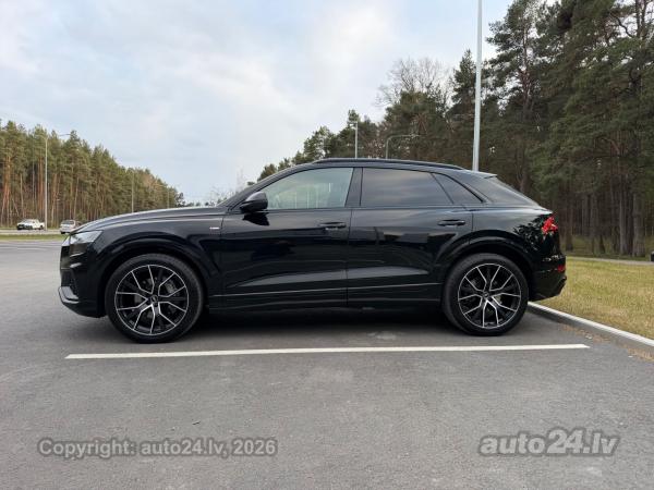 Black Audi Q8 2022 in Tallinn, with an engine capacity of 3.00 L and mileage of 122 thousand km for 51500 €, photo 3 on AUTOMOTO.COM.LV