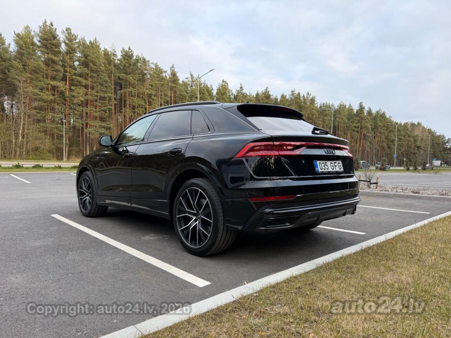Black Audi Q8 2022 in Tallinn, with an engine capacity of 3.00 L and mileage of 122 thousand km for 51500 €, photo 5 on AUTOMOTO.COM.LV