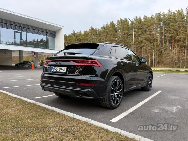 Black Audi Q8 2022 in Tallinn, with an engine capacity of 3.00 L and mileage of 122 thousand km for 51500 €, photo 5 on AUTOMOTO.COM.LV