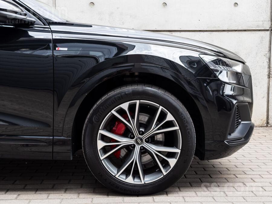 Black Audi Q8 2023 in Riga, with an engine capacity of 3.00 L and mileage of 70 thousand km for 54900 €, photo 6 on AUTOMOTO.COM.LV