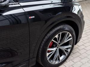Black Audi Q8 2023 in Riga, with an engine capacity of 3.00 L and mileage of 70 thousand km for 54900 €, photo 7 on AUTOMOTO.COM.LV