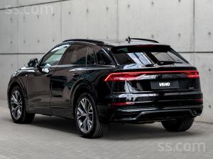 Black Audi Q8 2023 in Riga, with an engine capacity of 3.00 L and mileage of 70 thousand km for 54900 €, photo 9 on AUTOMOTO.COM.LV