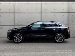 Black Audi Q8 2023 in Riga, with an engine capacity of 3.00 L and mileage of 70 thousand km for 54900 €, photo 10 on AUTOMOTO.COM.LV