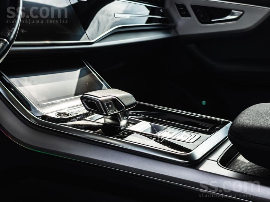 Black Audi Q8 2023 in Riga, with an engine capacity of 3.00 L and mileage of 70 thousand km for 54900 €, photo 20 on AUTOMOTO.COM.LV