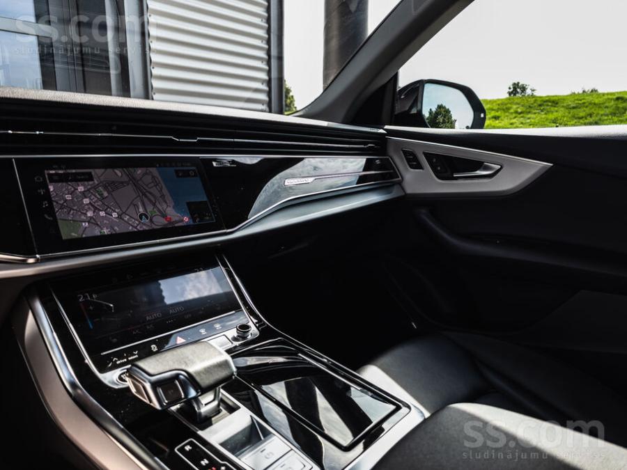 Black Audi Q8 2023 in Riga, with an engine capacity of 3.00 L and mileage of 70 thousand km for 54900 €, photo 22 on AUTOMOTO.COM.LV