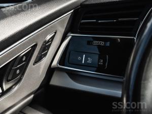 Black Audi Q8 2023 in Riga, with an engine capacity of 3.00 L and mileage of 70 thousand km for 54900 €, photo 25 on AUTOMOTO.COM.LV