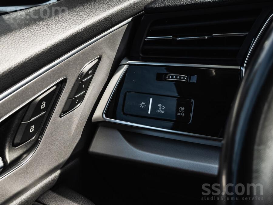 Black Audi Q8 2023 in Riga, with an engine capacity of 3.00 L and mileage of 70 thousand km for 54900 €, photo 25 on AUTOMOTO.COM.LV