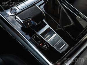 Black Audi Q8 2023 in Riga, with an engine capacity of 3.00 L and mileage of 70 thousand km for 54900 €, photo 27 on AUTOMOTO.COM.LV