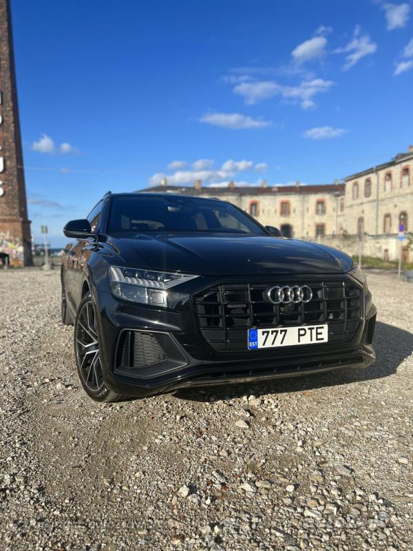 Black Audi Q8 2018 in Tallinn, with an engine capacity of 3.00 L and mileage of 188 thousand km for 45900 €, photo 5 on AUTOMOTO.COM.LV