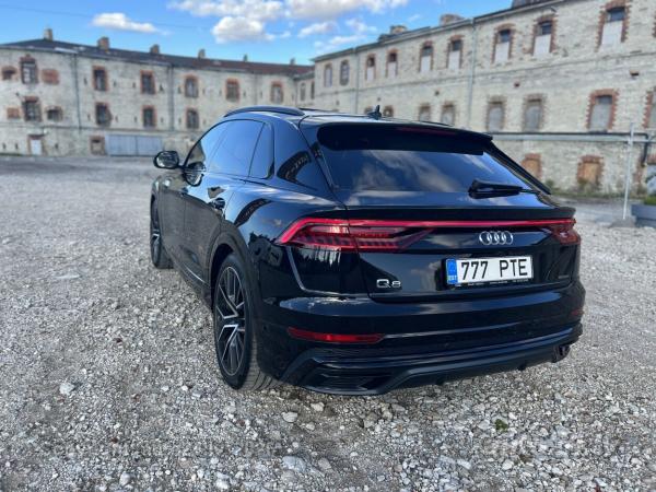 Black Audi Q8 2018 in Tallinn, with an engine capacity of 3.00 L and mileage of 188 thousand km for 45900 €, photo 6 on AUTOMOTO.COM.LV