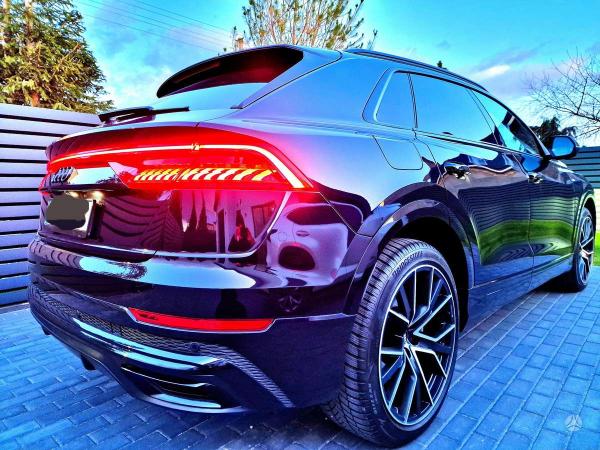 Black Audi Q8 2018 in Marijampole, with an engine capacity of 2.97 L and mileage of 249 thousand km for 39990 €, photo 10 on AUTOMOTO.COM.LV