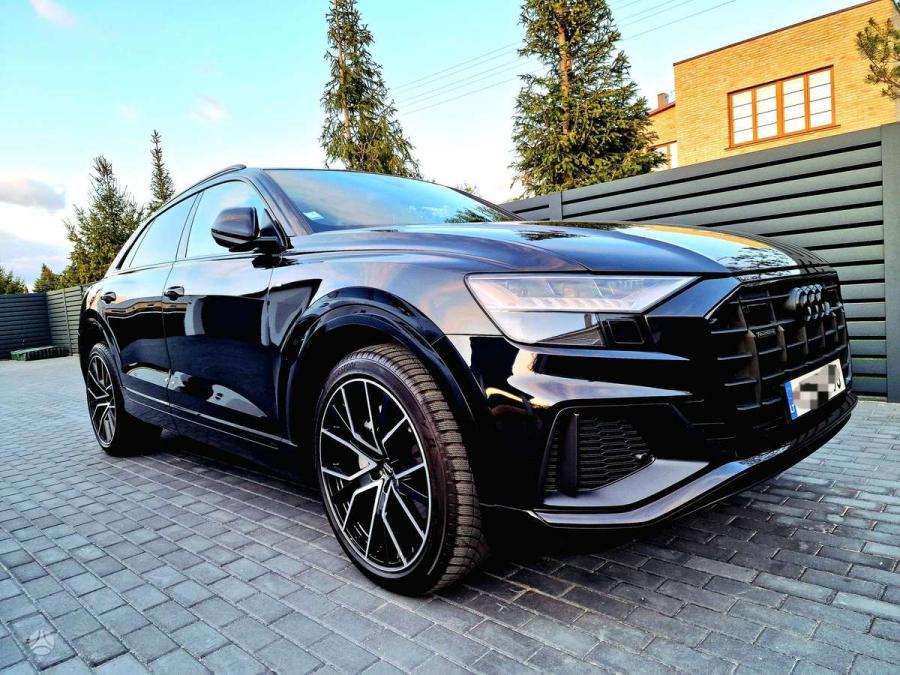 Melns Audi Q8 2018 Marijampole, ar dzinēja tilpumu 2.97 L un nobraukumu 249 tūkst. km par 39990 €, foto 4 vietnē AUTOMOTO.COM.LV