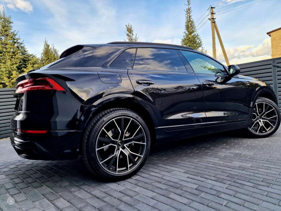Melns Audi Q8 2018 Marijampole, ar dzinēja tilpumu 2.97 L un nobraukumu 249 tūkst. km par 39990 €, foto 8 vietnē AUTOMOTO.COM.LV