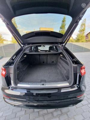Melns Audi Q8 2018 Marijampole, ar dzinēja tilpumu 2.97 L un nobraukumu 249 tūkst. km par 39990 €, foto 14 vietnē AUTOMOTO.COM.LV