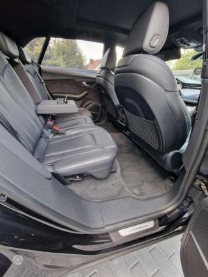 Melns Audi Q8 2018 Marijampole, ar dzinēja tilpumu 2.97 L un nobraukumu 249 tūkst. km par 39990 €, foto 26 vietnē AUTOMOTO.COM.LV