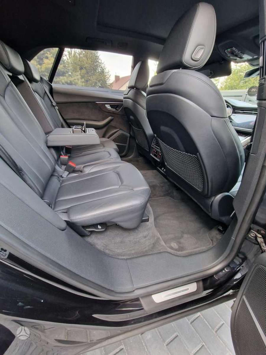 Melns Audi Q8 2018 Marijampole, ar dzinēja tilpumu 2.97 L un nobraukumu 249 tūkst. km par 39990 €, foto 26 vietnē AUTOMOTO.COM.LV