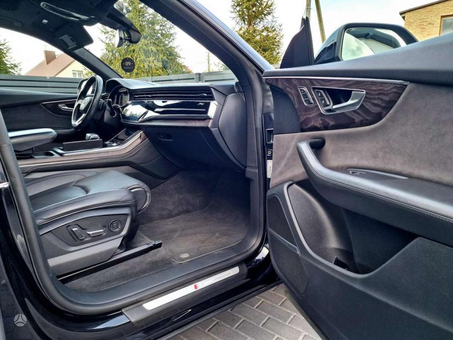 Melns Audi Q8 2018 Marijampole, ar dzinēja tilpumu 2.97 L un nobraukumu 249 tūkst. km par 39990 €, foto 29 vietnē AUTOMOTO.COM.LV
