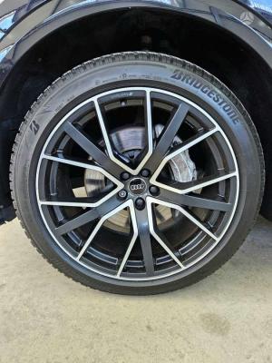 Melns Audi Q8 2018 Marijampole, ar dzinēja tilpumu 2.97 L un nobraukumu 249 tūkst. km par 39990 €, foto 39 vietnē AUTOMOTO.COM.LV