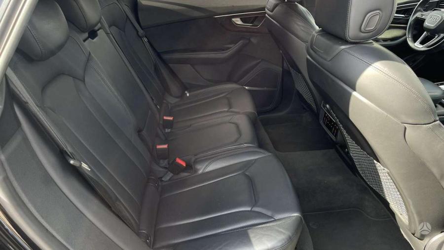 Black Audi Q8 2018 in Marijampole, with an engine capacity of 2.97 L and mileage of 252 thousand km for 38900 €, photo 18 on AUTOMOTO.COM.LV