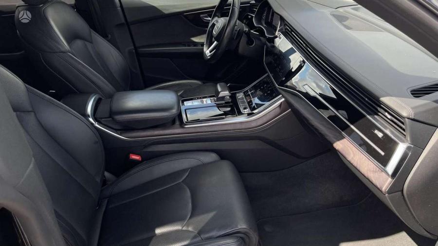 Black Audi Q8 2018 in Marijampole, with an engine capacity of 2.97 L and mileage of 252 thousand km for 38900 €, photo 26 on AUTOMOTO.COM.LV