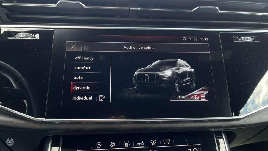 Black Audi Q8 2018 in Marijampole, with an engine capacity of 2.97 L and mileage of 252 thousand km for 38900 €, photo 30 on AUTOMOTO.COM.LV