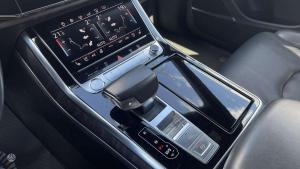 Black Audi Q8 2018 in Marijampole, with an engine capacity of 2.97 L and mileage of 252 thousand km for 38900 €, photo 41 on AUTOMOTO.COM.LV