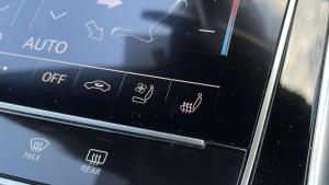 Black Audi Q8 2018 in Marijampole, with an engine capacity of 2.97 L and mileage of 252 thousand km for 38900 €, photo 45 on AUTOMOTO.COM.LV