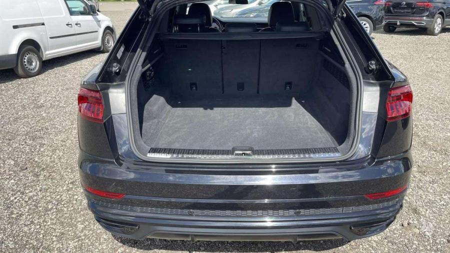 Black Audi Q8 2018 in Marijampole, with an engine capacity of 2.97 L and mileage of 252 thousand km for 38900 €, photo 48 on AUTOMOTO.COM.LV