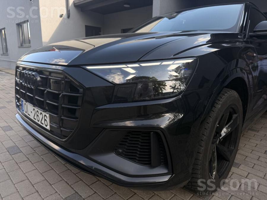 Black Audi Q8 2018 in Riga, with an engine capacity of 3.00 L and mileage of 225 thousand km for 39000 €, photo 1 on AUTOMOTO.COM.LV