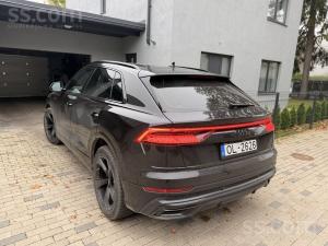 Black Audi Q8 2018 in Riga, with an engine capacity of 3.00 L and mileage of 225 thousand km for 39000 €, photo 6 on AUTOMOTO.COM.LV