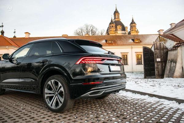Black Audi Q8 2019 in Kaunas, with an engine capacity of 3.00 L and mileage of 173 thousand km for 38450 €, photo 2 on AUTOMOTO.COM.LV