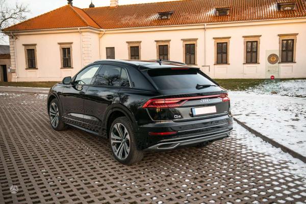 Black Audi Q8 2019 in Kaunas, with an engine capacity of 3.00 L and mileage of 173 thousand km for 38450 €, photo 3 on AUTOMOTO.COM.LV