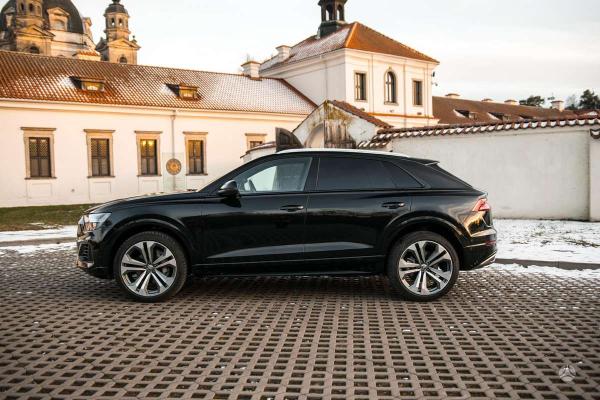 Black Audi Q8 2019 in Kaunas, with an engine capacity of 3.00 L and mileage of 173 thousand km for 38450 €, photo 4 on AUTOMOTO.COM.LV
