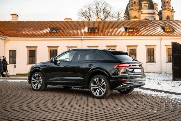 Black Audi Q8 2019 in Kaunas, with an engine capacity of 3.00 L and mileage of 173 thousand km for 38450 €, photo 5 on AUTOMOTO.COM.LV
