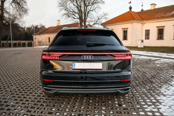 Black Audi Q8 2019 in Kaunas, with an engine capacity of 3.00 L and mileage of 173 thousand km for 38450 €, photo 6 on AUTOMOTO.COM.LV