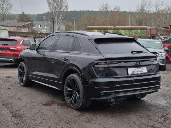 Melns Audi Q8 2019 Viļņa, ar dzinēja tilpumu 3.00 L un nobraukumu 100 tūkst. km par 18700 €, foto 7 vietnē AUTOMOTO.COM.LV