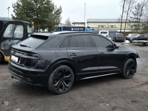 Black Audi Q8 2019 in Vilnius, with an engine capacity of 3.00 L and mileage of 100 thousand km for 18700 €, photo 9 on AUTOMOTO.COM.LV