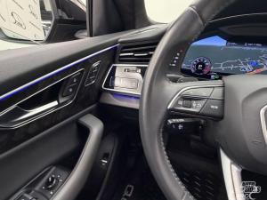 Black Audi Q8 2019 in Avizieniai, with an engine capacity of 3.00 L and mileage of 61 thousand km for 42900 €, photo 35 on AUTOMOTO.COM.LV