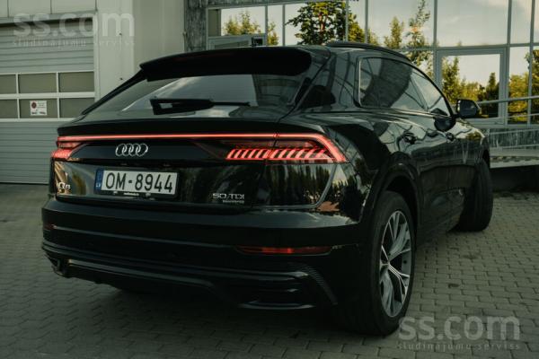 Black Audi Q8 2019 in Riga, with an engine capacity of 3.00 L and mileage of 121 thousand km for 42000 €, photo 3 on AUTOMOTO.COM.LV