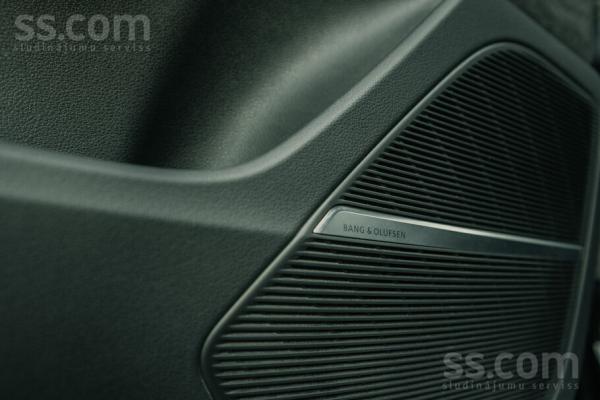 Black Audi Q8 2019 in Riga, with an engine capacity of 3.00 L and mileage of 121 thousand km for 42000 €, photo 7 on AUTOMOTO.COM.LV
