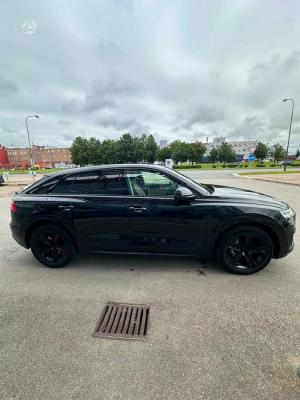 Black Audi Q8 2019 in Klaipeda, with an engine capacity of 3.00 L and mileage of 182 thousand km for 35500 €, photo 4 on AUTOMOTO.COM.LV