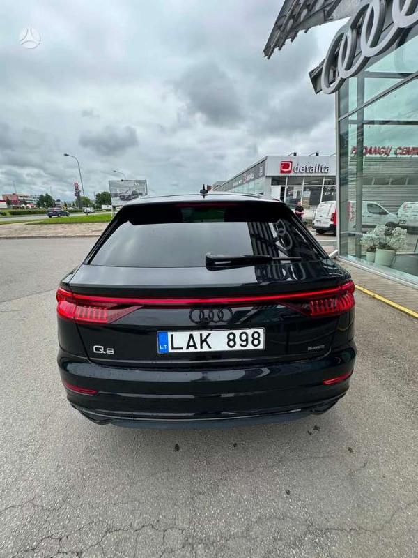 Black Audi Q8 2019 in Klaipeda, with an engine capacity of 3.00 L and mileage of 182 thousand km for 35500 €, photo 5 on AUTOMOTO.COM.LV