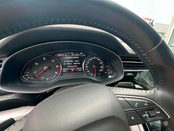 Black Audi Q8 2019 in Klaipeda, with an engine capacity of 3.00 L and mileage of 182 thousand km for 35500 €, photo 6 on AUTOMOTO.COM.LV