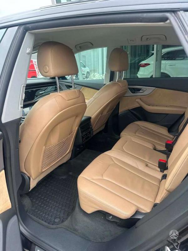 Black Audi Q8 2019 in Klaipeda, with an engine capacity of 3.00 L and mileage of 182 thousand km for 35500 €, photo 8 on AUTOMOTO.COM.LV
