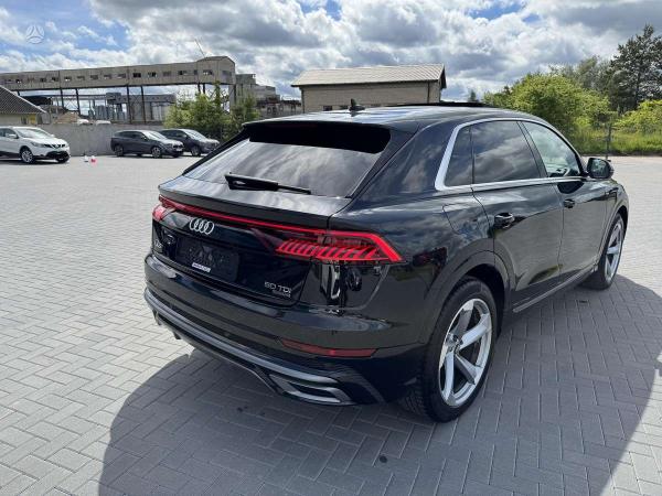 Black Audi Q8 2019 in Telschi, with an engine capacity of 2.97 L and mileage of 240 thousand km for 34999 €, photo 6 on AUTOMOTO.COM.LV