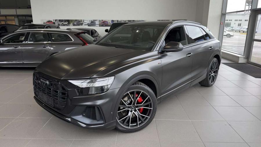 Melns Audi Q8 2019 Marijampole, ar dzinēja tilpumu 2.97 L un nobraukumu 220 tūkst. km par 39999 €, foto 1 vietnē AUTOMOTO.COM.LV