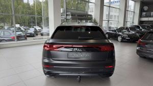 Melns Audi Q8 2019 Marijampole, ar dzinēja tilpumu 2.97 L un nobraukumu 220 tūkst. km par 39999 €, foto 5 vietnē AUTOMOTO.COM.LV