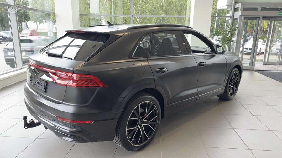 Melns Audi Q8 2019 Marijampole, ar dzinēja tilpumu 2.97 L un nobraukumu 220 tūkst. km par 39999 €, foto 6 vietnē AUTOMOTO.COM.LV