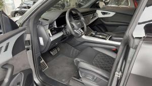 Melns Audi Q8 2019 Marijampole, ar dzinēja tilpumu 2.97 L un nobraukumu 220 tūkst. km par 39999 €, foto 12 vietnē AUTOMOTO.COM.LV